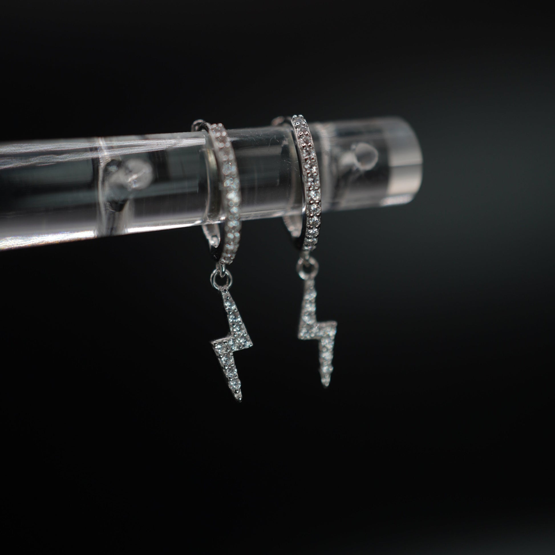 Lightning Hoops – Inagio